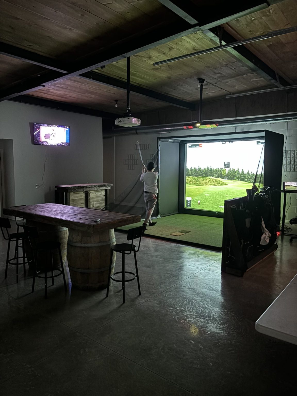 Golfing Indoors | Best Virtual Golf Courses & Practice Driving Ranges